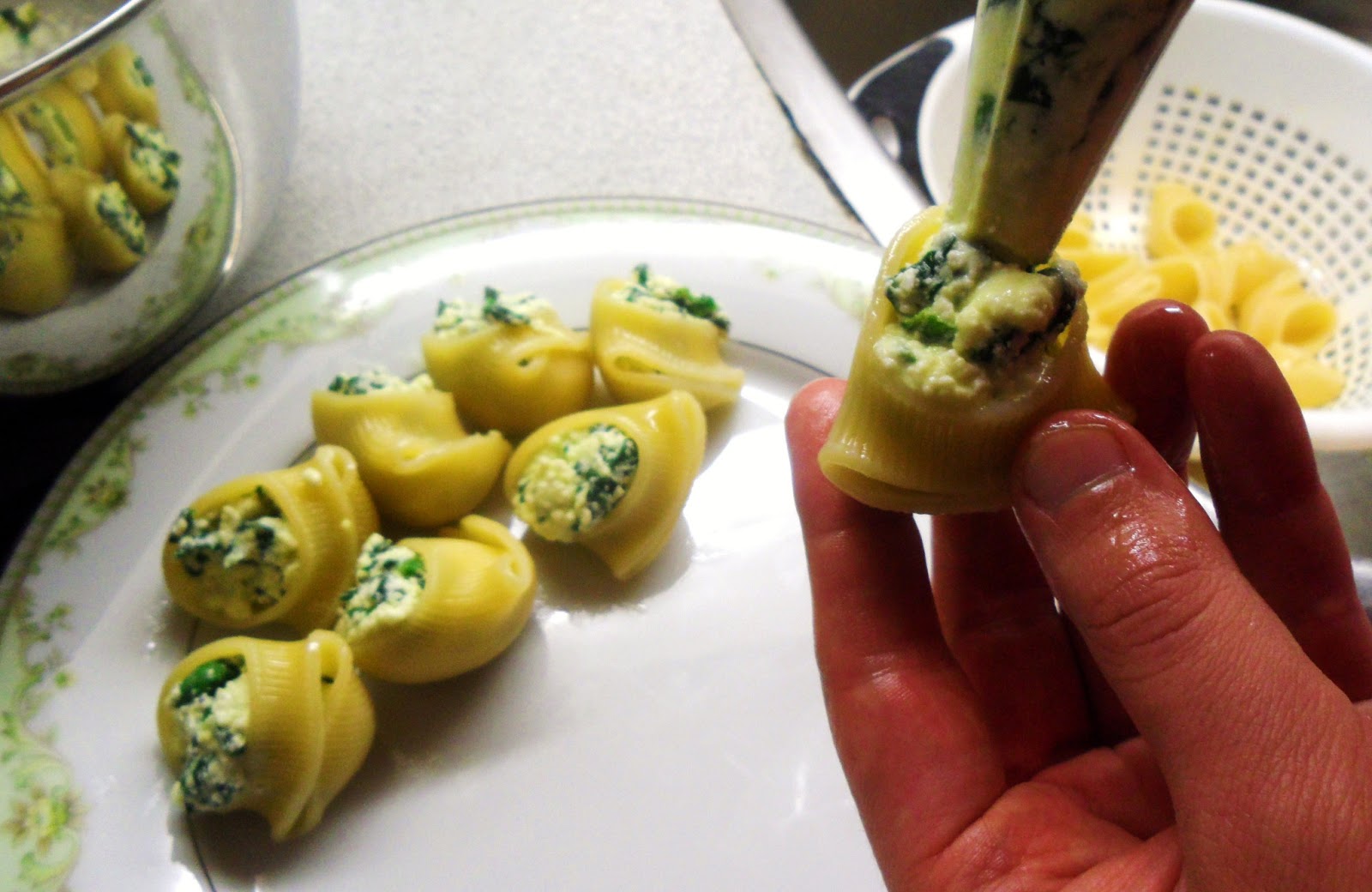 Food By Bram: Lumaconi Pasta Stuffed with Spinach & Ricotta