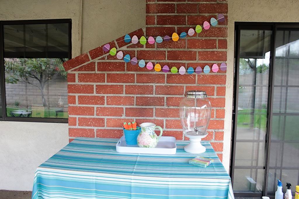 Clearwater Cottage: Easy Cardboard Picket Fence Decoration