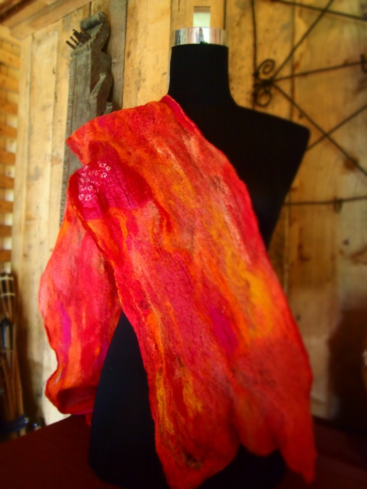 Eszter Nemez Műhelye: Selyem nemez/Nuno-nemez