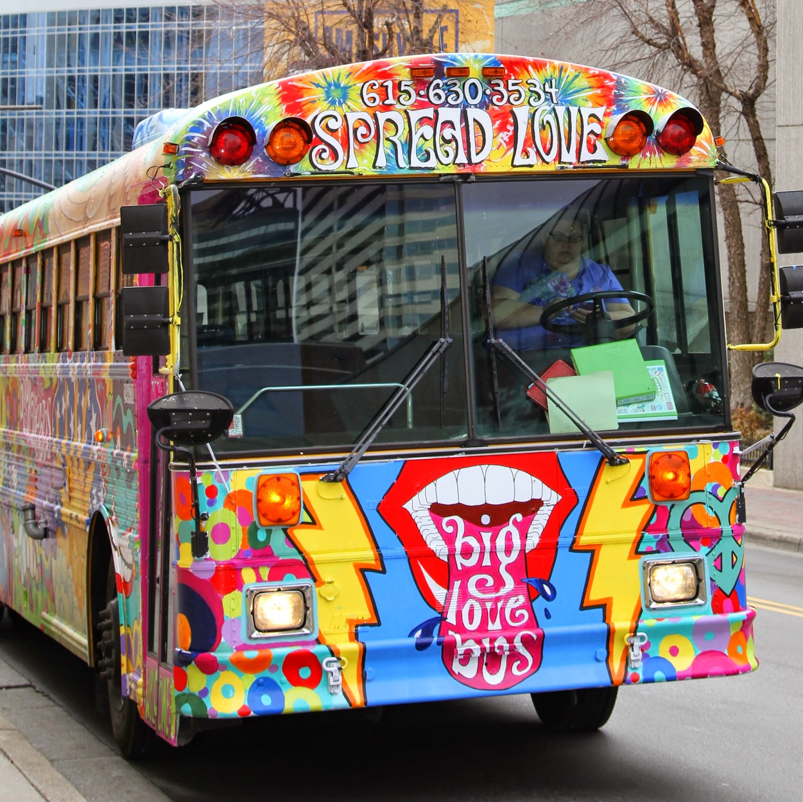 biglovebus: Surprise Party on the Big Love Bus!!!