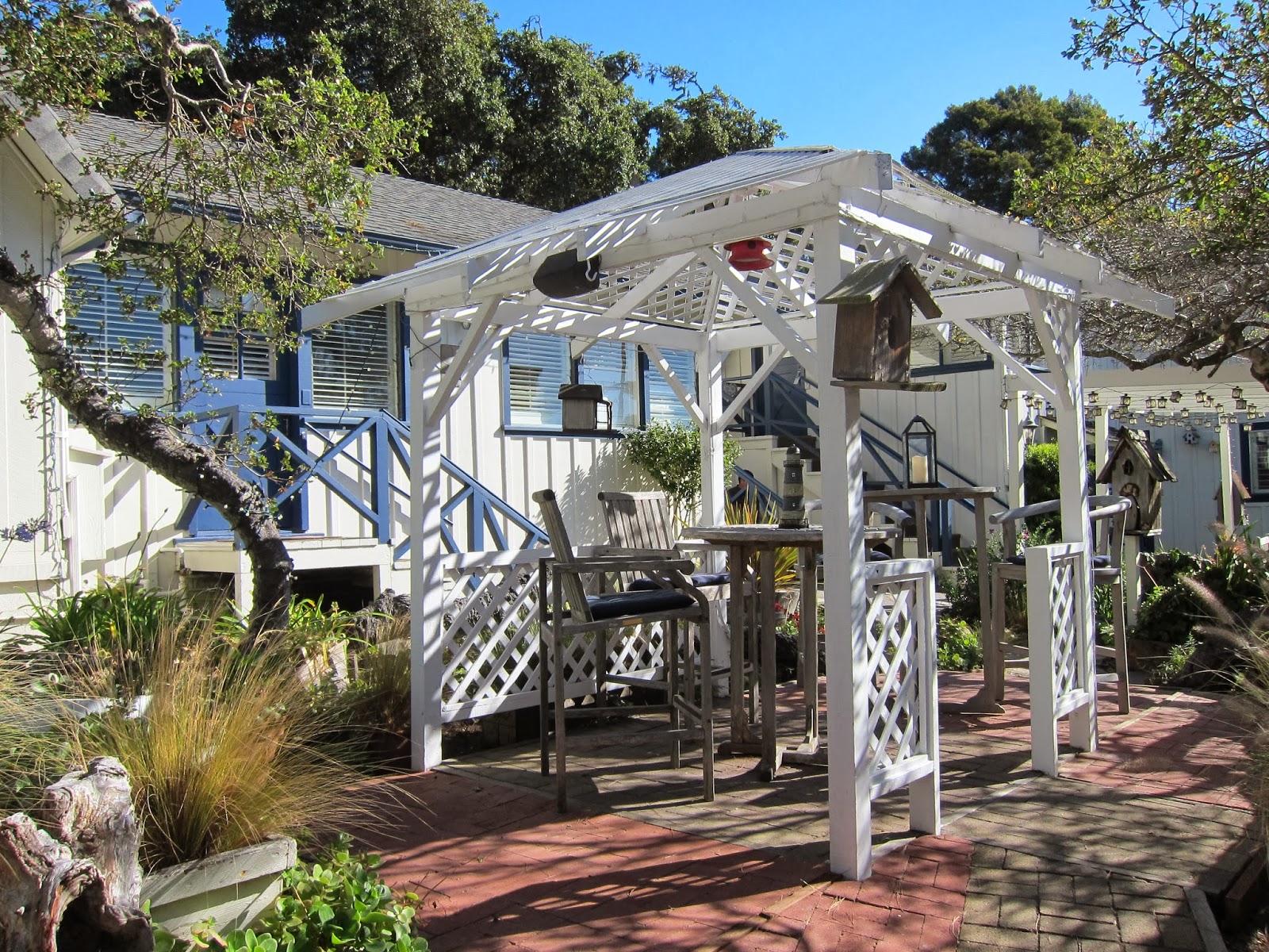 Carmel-by-the-Sea Walk Ocean Avenue to the Beach Tour and Map