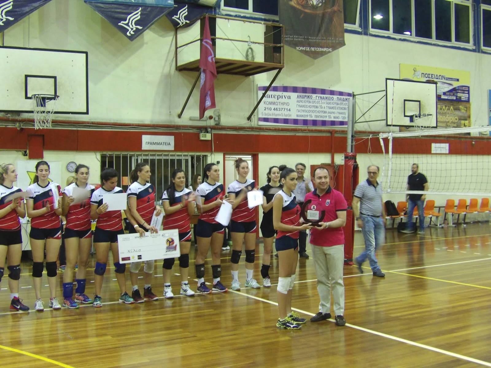 drapetsonavolley: ΦΩΤΟΓΡΑΦΙΕΣ ΑΠΟ ΤΙΣ ΑΠΟΝΟΜΕΣ ΤΟΥ VOLLEY HOTBALL1