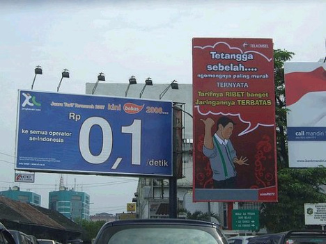 the united states of aeranua: XL vs Telkomsel: Perang Iklan (?)