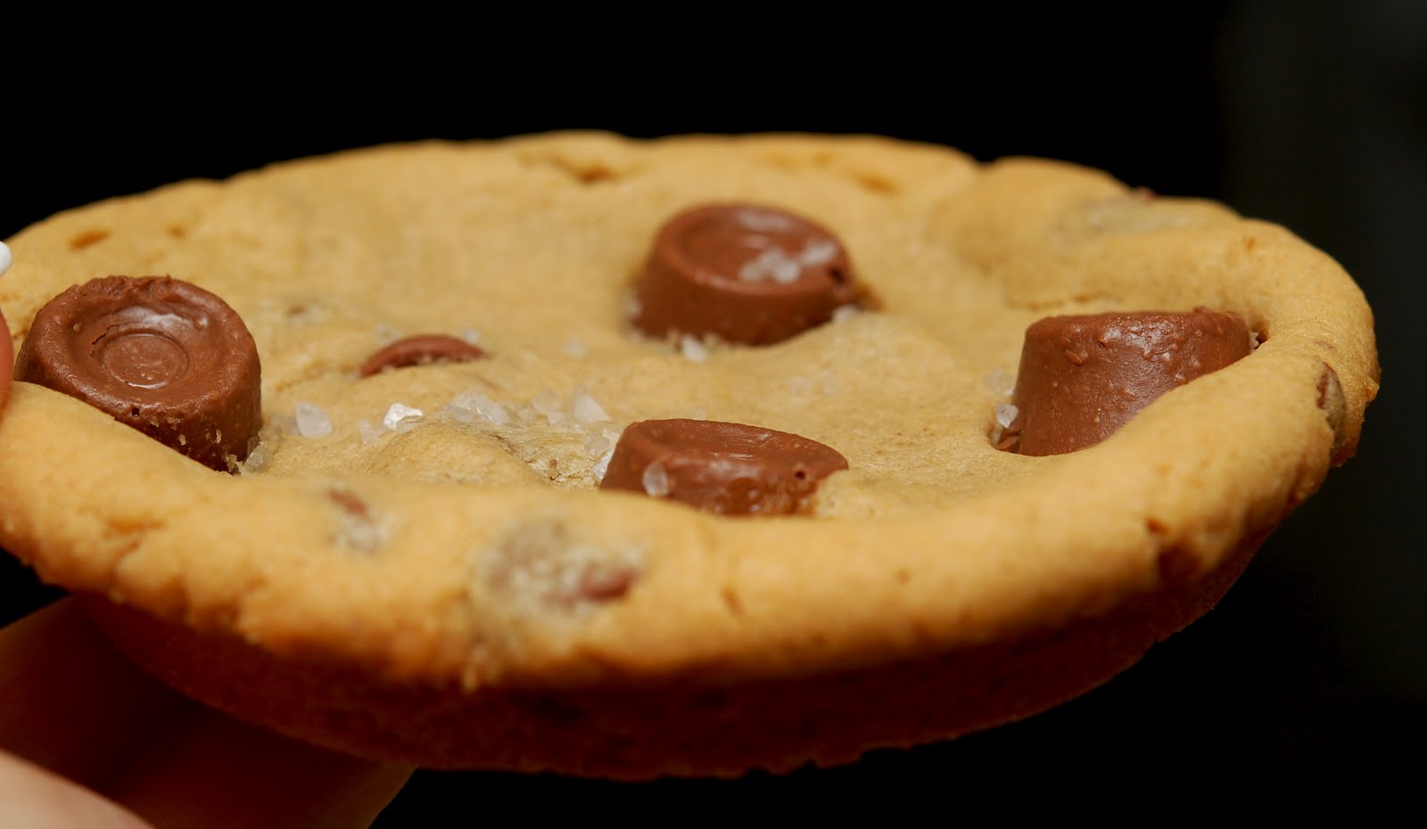 PEANUT BUTTER ROLO COOKIES WITH SEA SALT - Hugs and Cookies XOXO