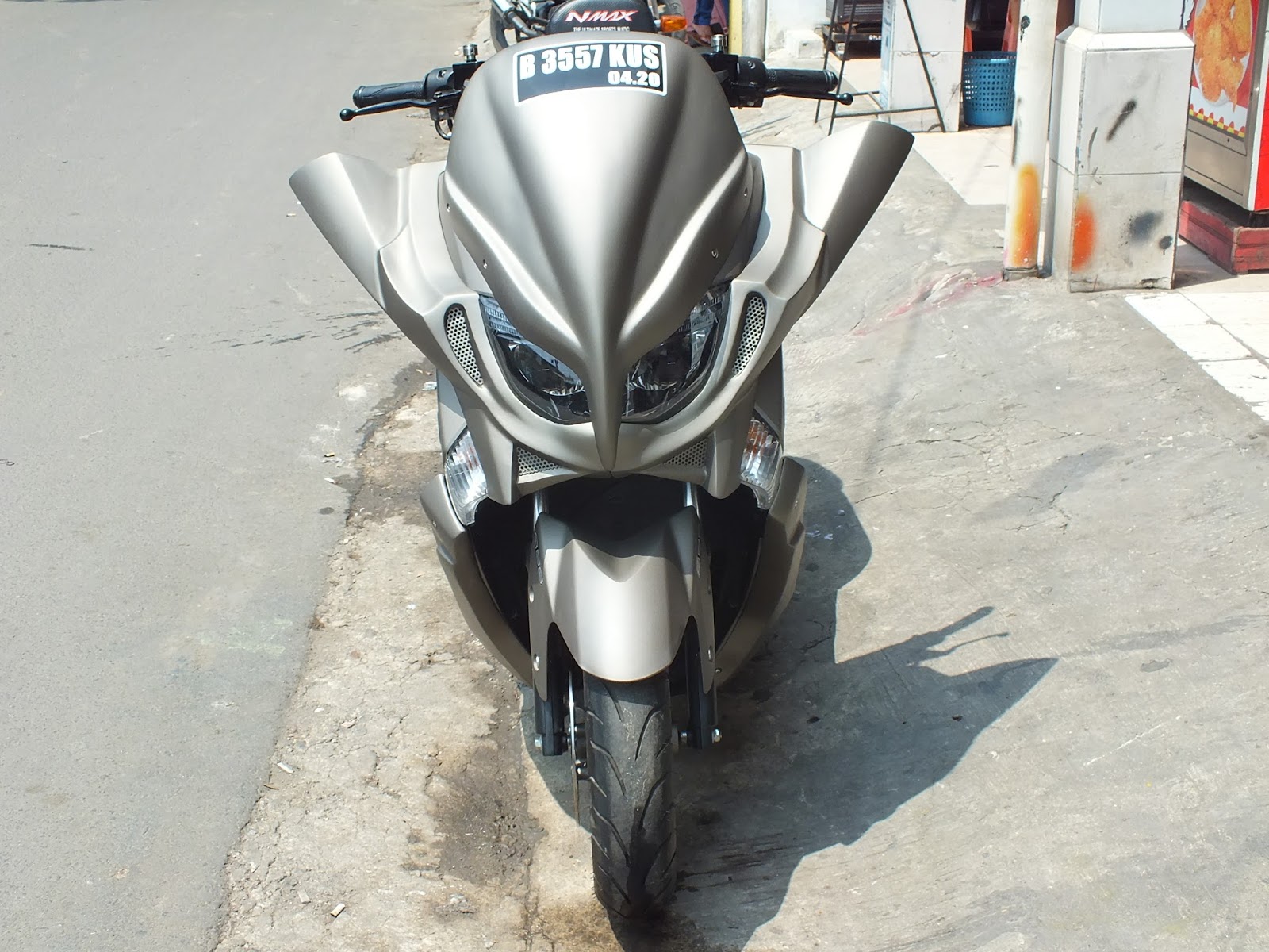 Ngecat MOTOR: YAMAHA NMAX CUSTOM PAINT gun metal doff Pesanan Mr. ARI ...