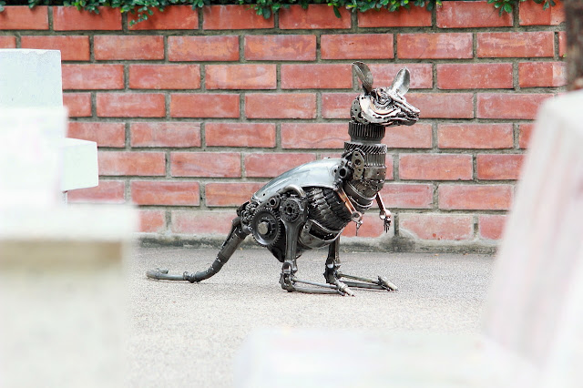 Scrap Metal Kangaroo : r/pics