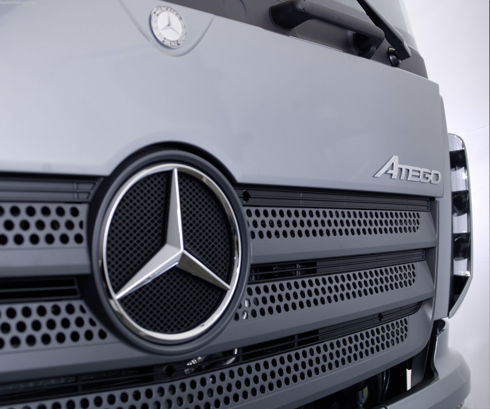 Revista Coche: Nuevo Mercedes-Benz Atego 2014