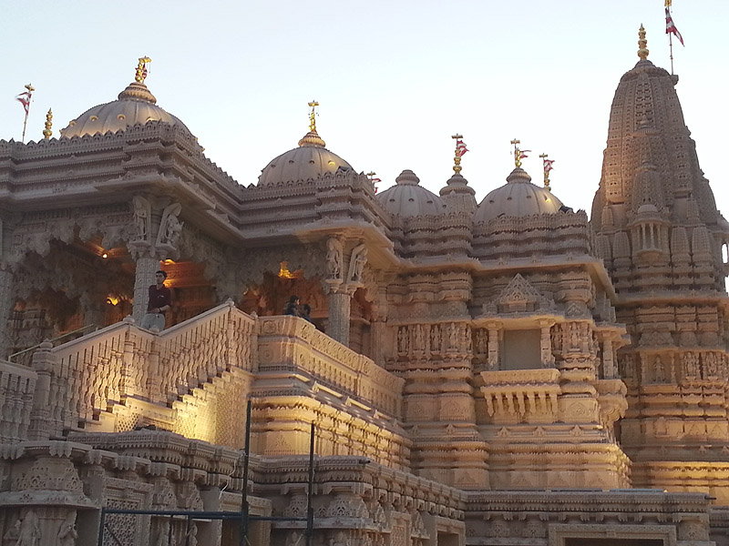 Nisstiiv pens: An architecture that captures generations of ...