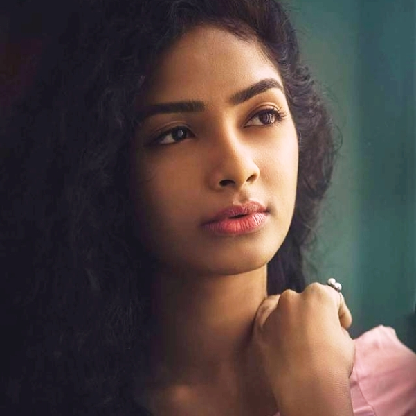 Sri Lankan Cute Models Manoja Fernandez Sexy Photo Collection