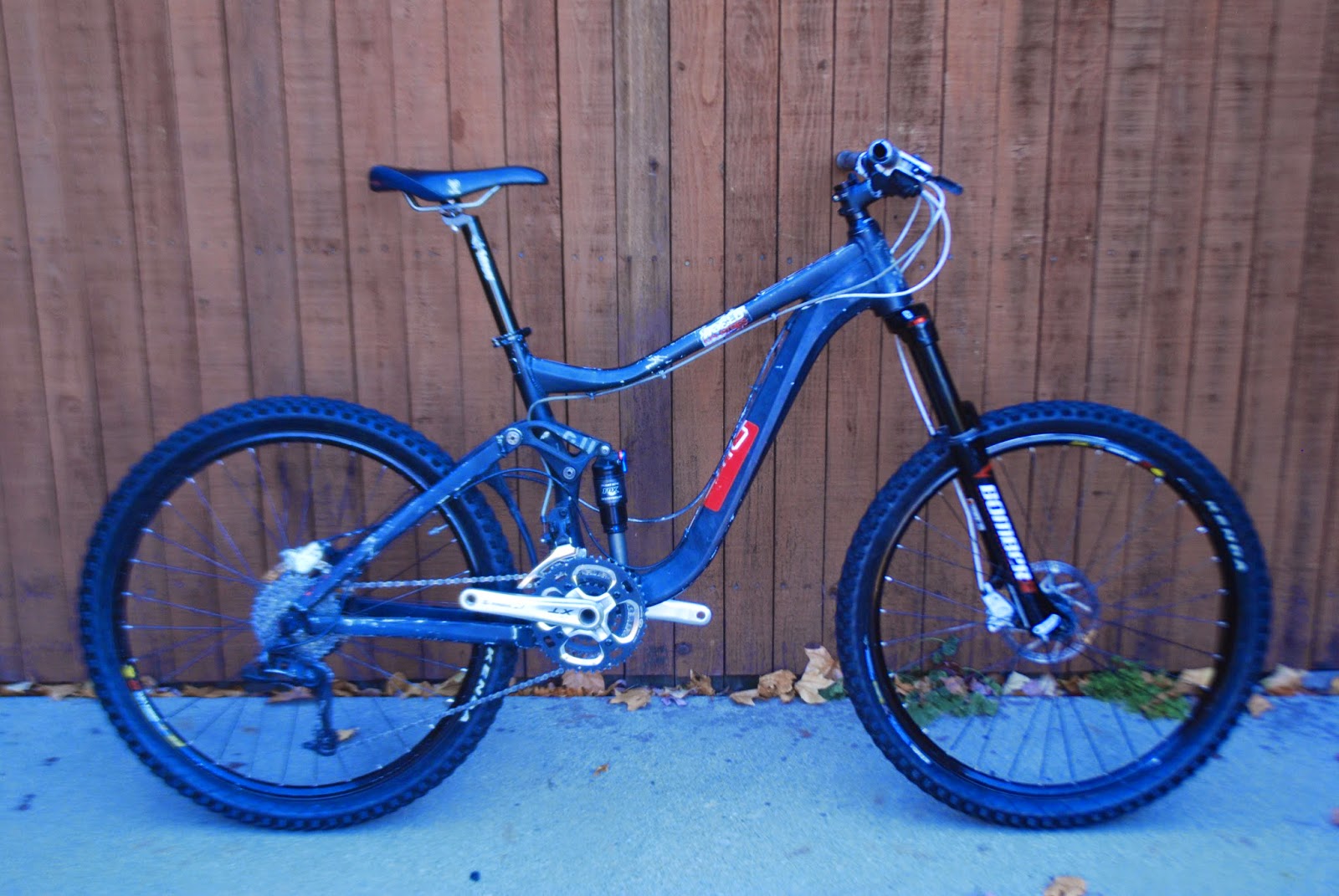 ANEX BICYCLES: Giant Reign 2