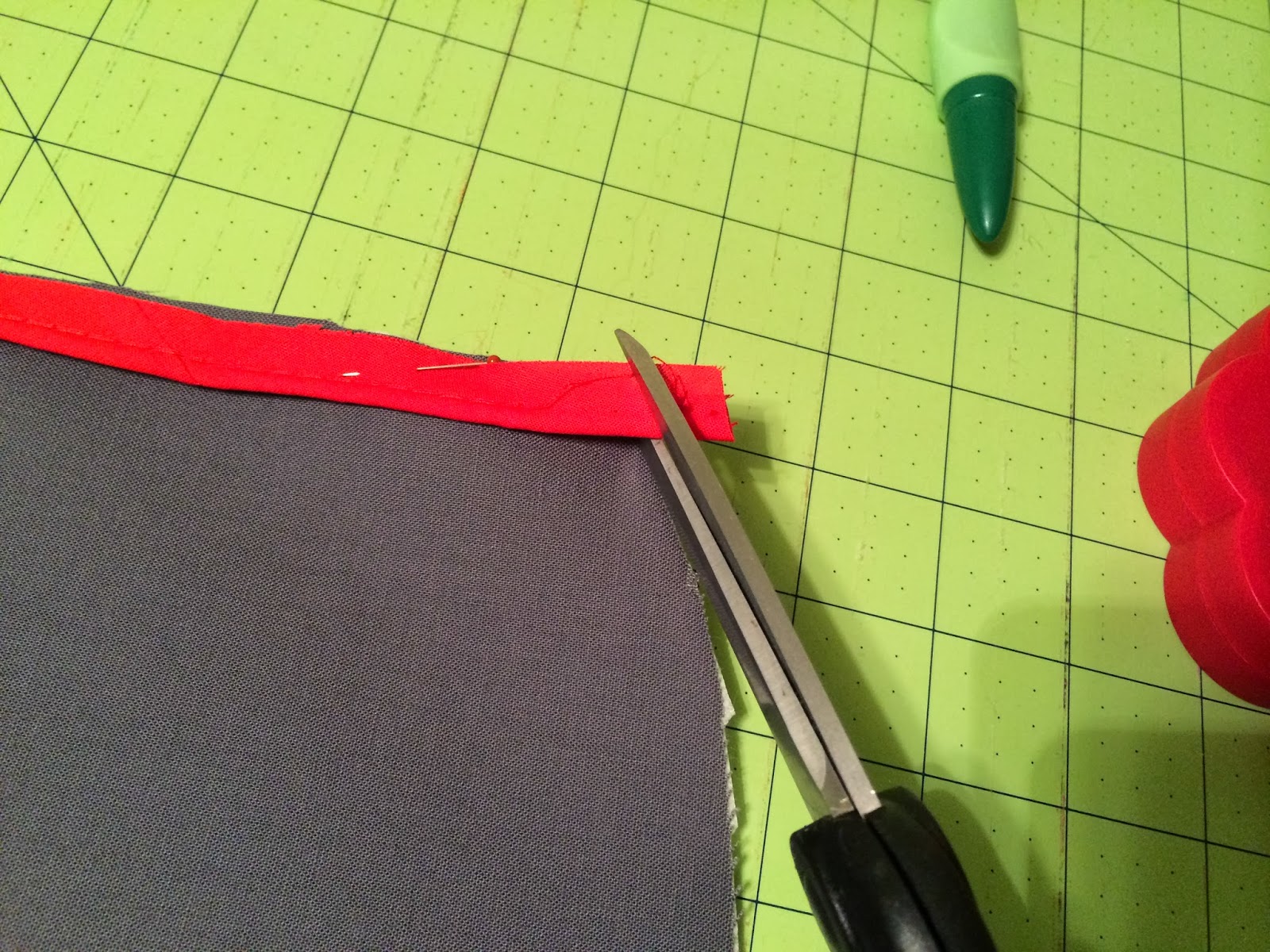 Ali Cat & Co.: Betty Sewalong Day 2: Prep and Side Panel Pocket