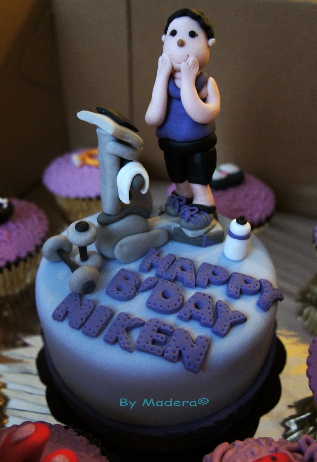 .: Fitness Girl Cake & Cupcake