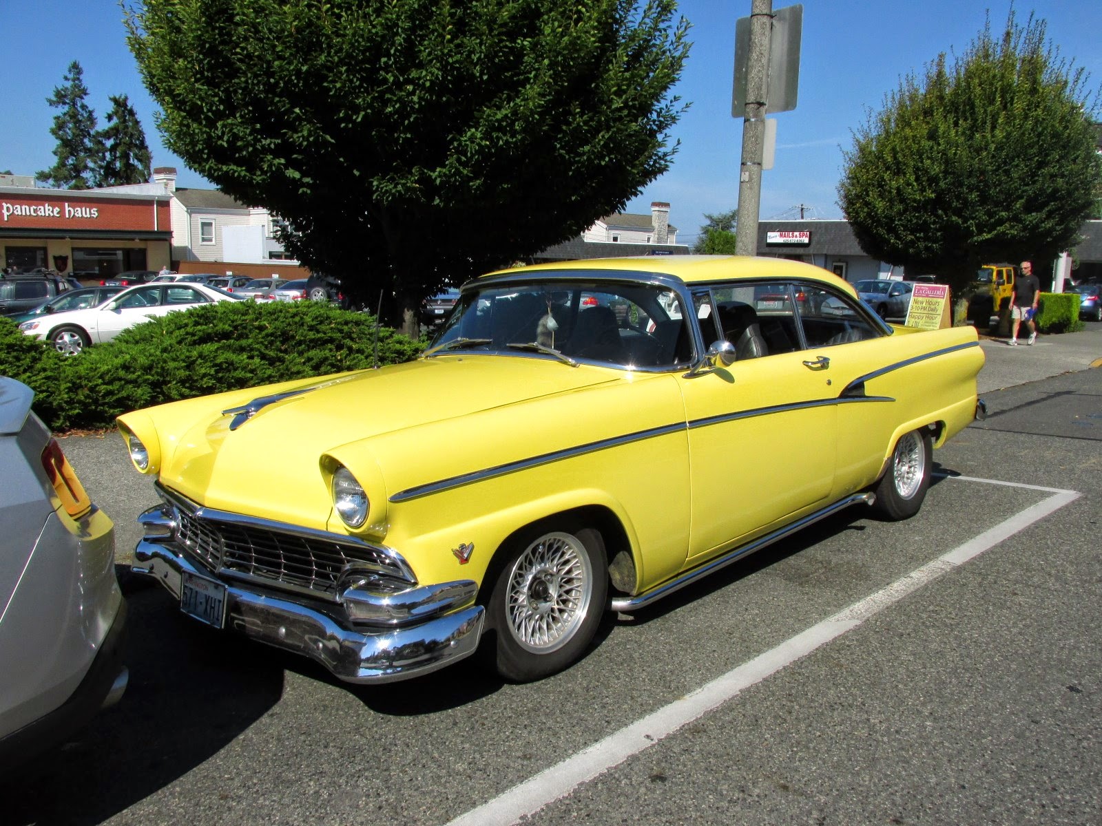 Seattle's Classics: 1956 Ford Customline