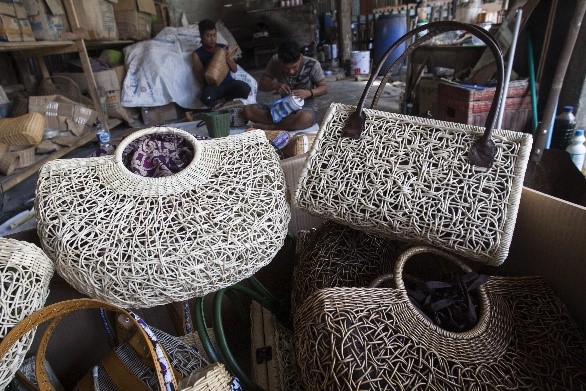 handicrafts of rattan | PELUANG BISNIS