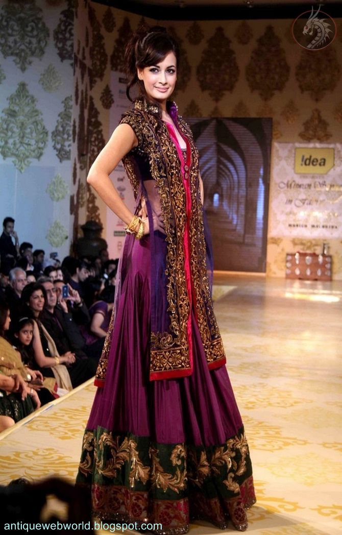 HOLLYWOOD AND BOLLYWOOD PHOTO COLLECTION: Diya mirza ramp walk