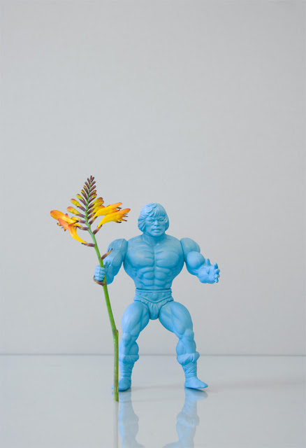 threadbare: DIY Inspiration: Neon Action Figures with Flowers