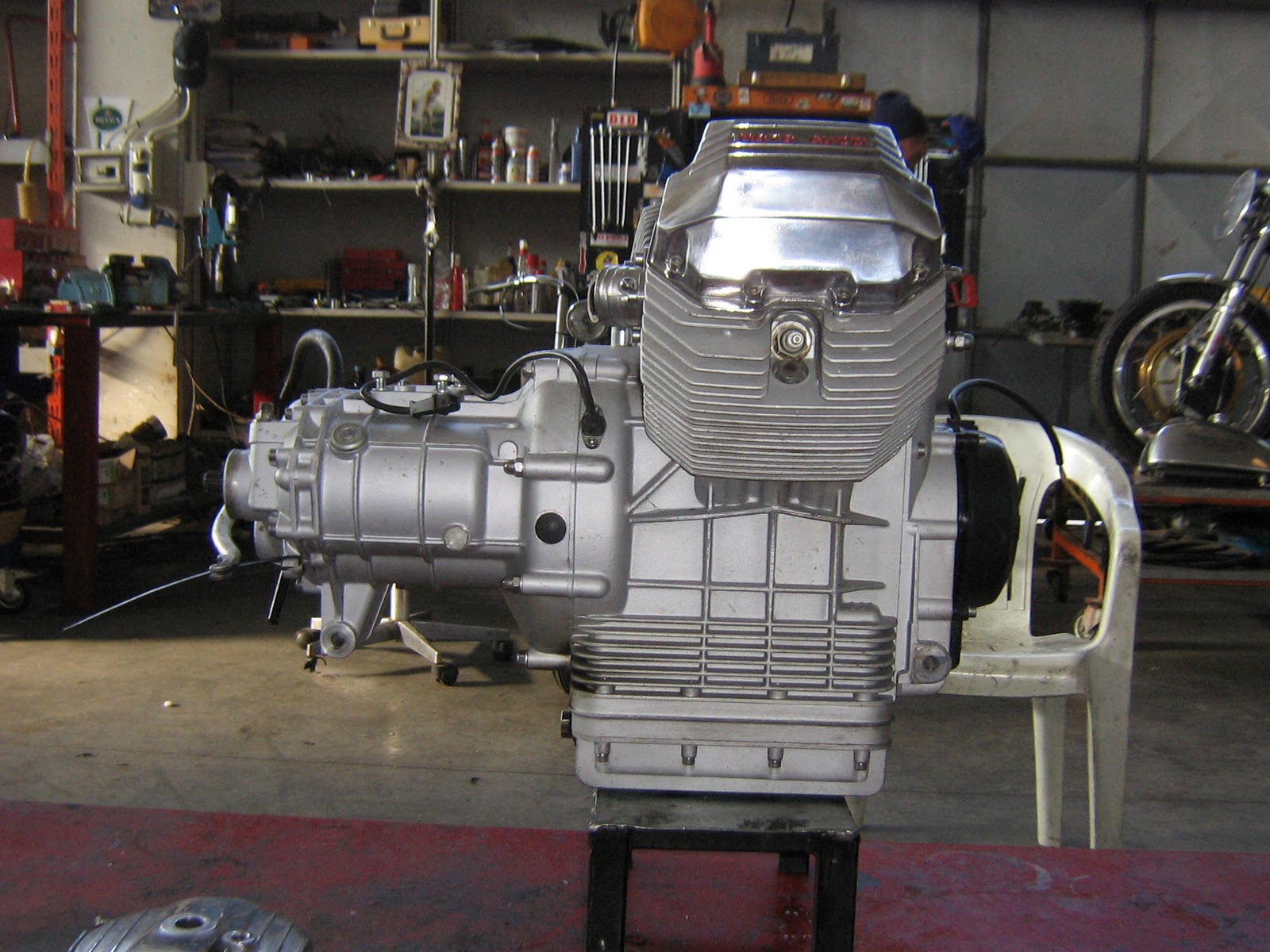 G.Garage speed shop: Moto Guzzi 850 T5 - Motore