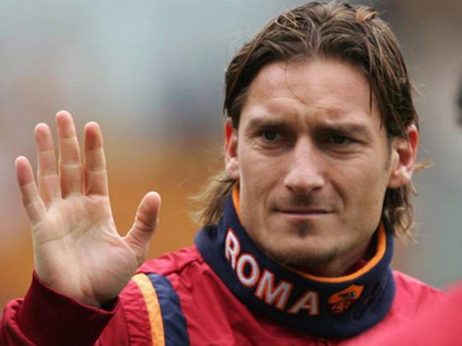 A Europa em destaque: ATACANTE FRANCESCO TOTTI , NA SUA ÙLTIMA TEMPORADA