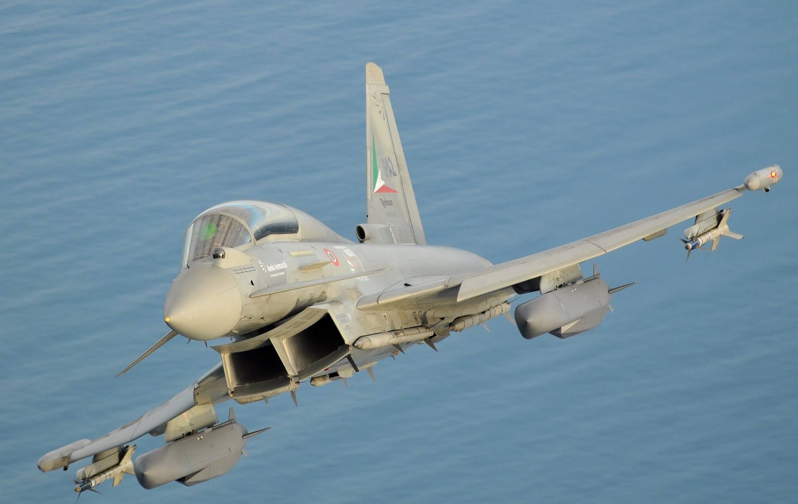 Eurofighter Typhoon of Italian Air Force In Flight - AERONEF.NET