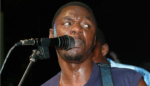Macheso breaks down and cries on stage