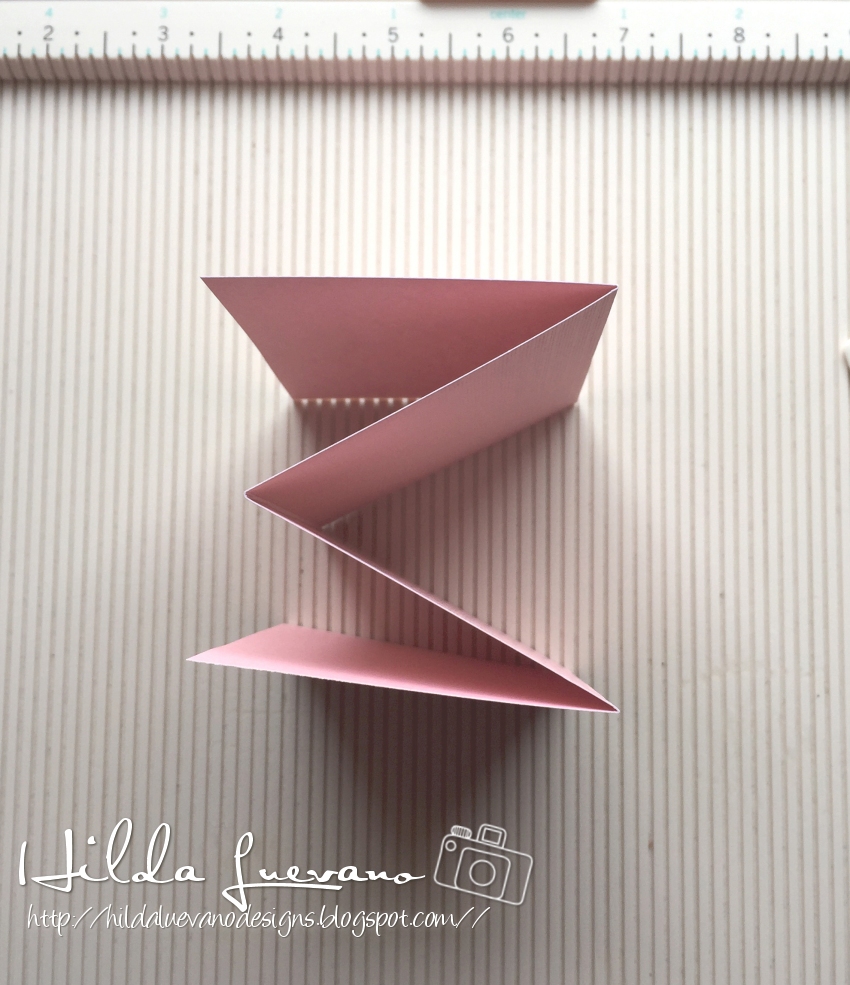 Hilda Designs: Tutorial Twist Pop Up Card / Tarjeta Desplegable