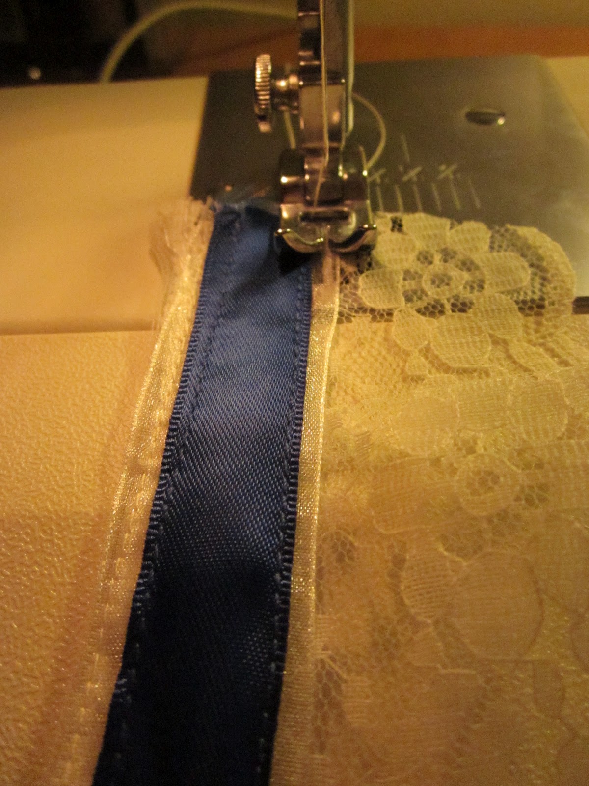 From Woo to You: DIY: Sew a Garter