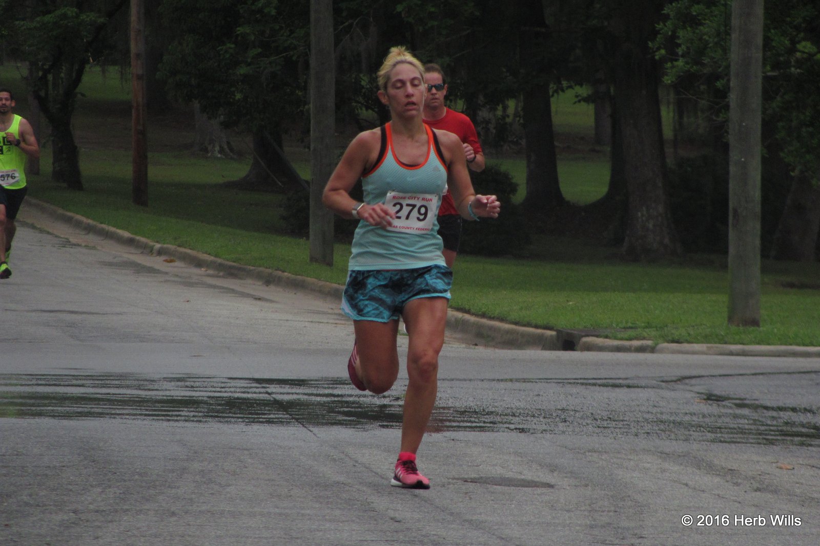 Trouble Afoot!: Schmidt and Veltcheva bloom at the Rose City Run