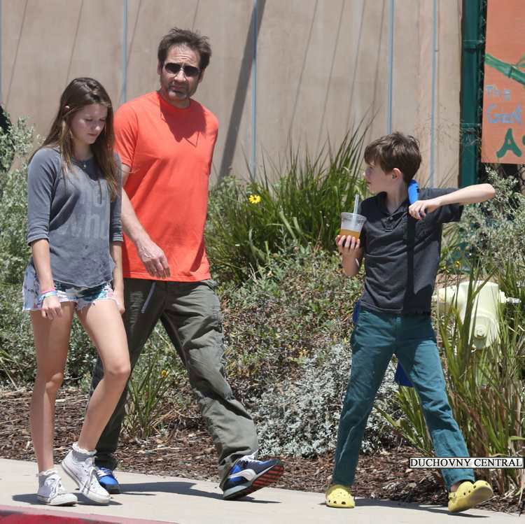 David Duchovny out with his kids during Father's Day | Duchovny Central