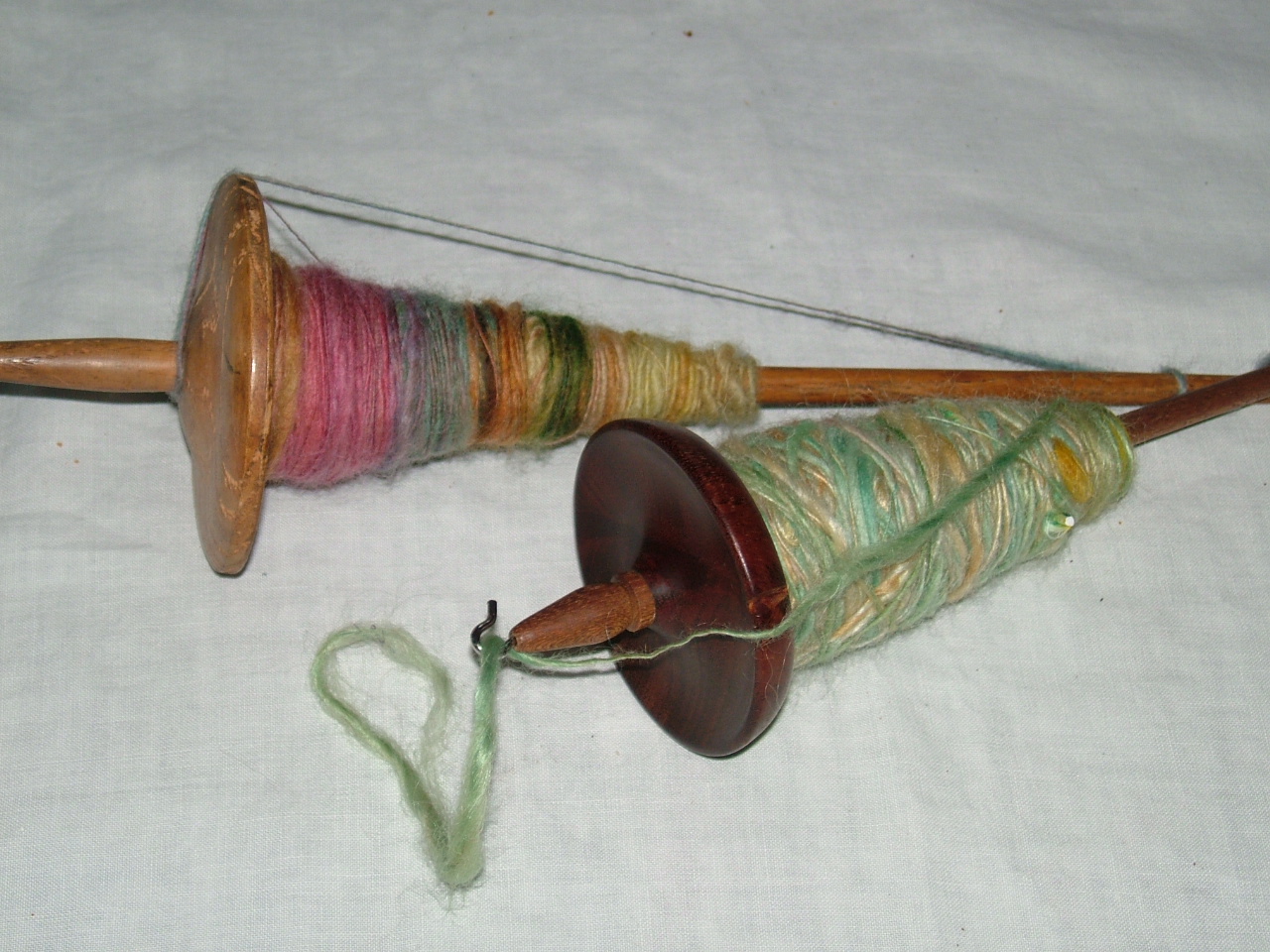 Never without my Drop spindle - Spinning School