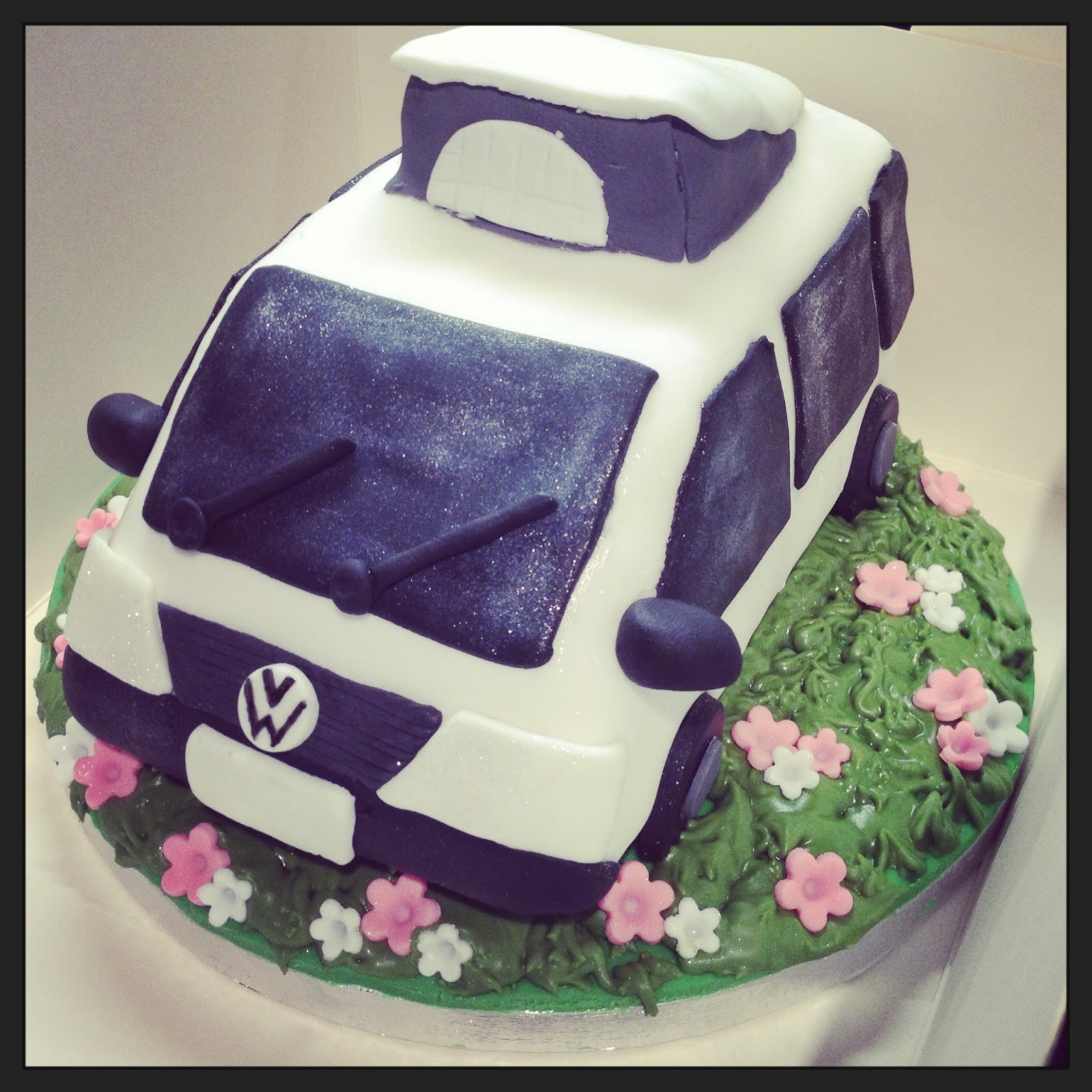 A Kick At The Pantry Door: Cake Designs