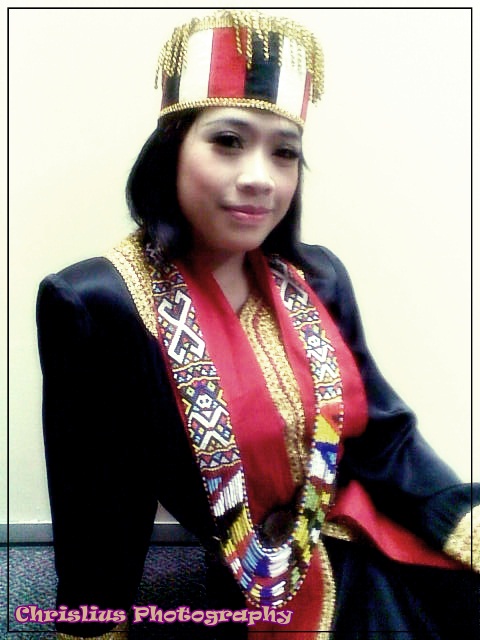 It's All About Us !!: When Bisaya Girl In Bidayuh Costume ! :)