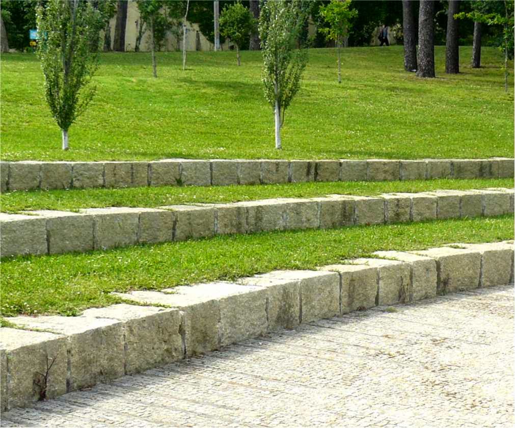 Things by Domio: Murek / skarpa w ogrodzie. Inspiracje