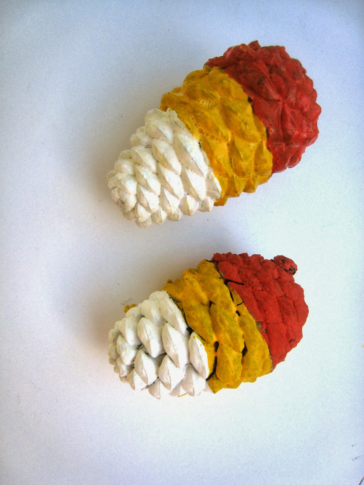 Thrifty Nifty Things: Easy and cheap painted Pinecone Candy Corn!!!