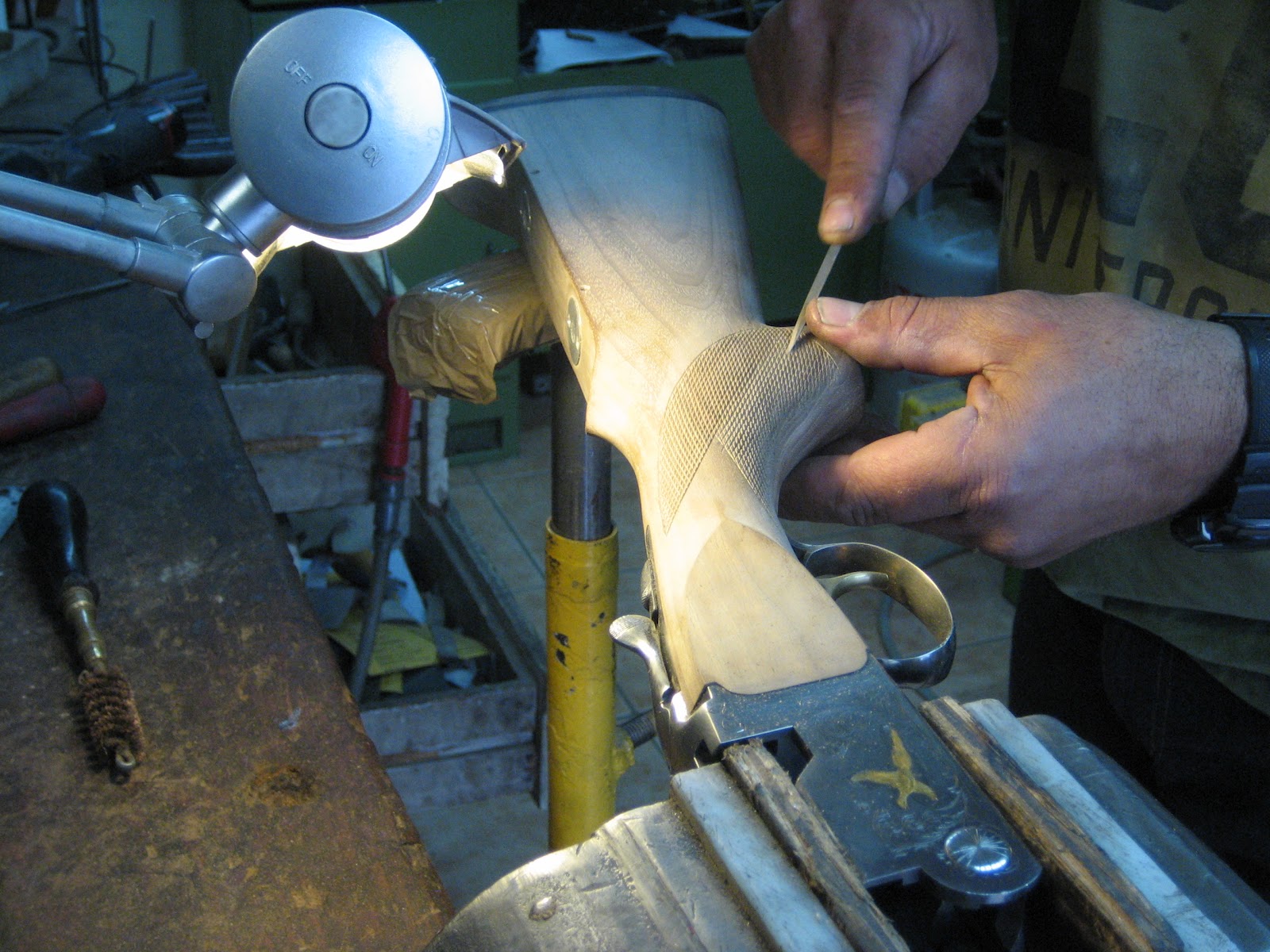 ΟΠΛΟΥΡΓΕΙΟ ΜΟΥΖΟΥΡΗ / Gunsmith workshop - Mouzouris