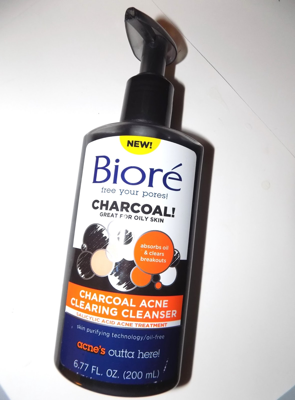 The Beauty Alchemist: Biore Charcoal Acne Clearing Cleanser and Acne Scrub
