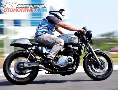 Foto Modifikasi Suzuki GSX 400 Impulse Cafe Racer