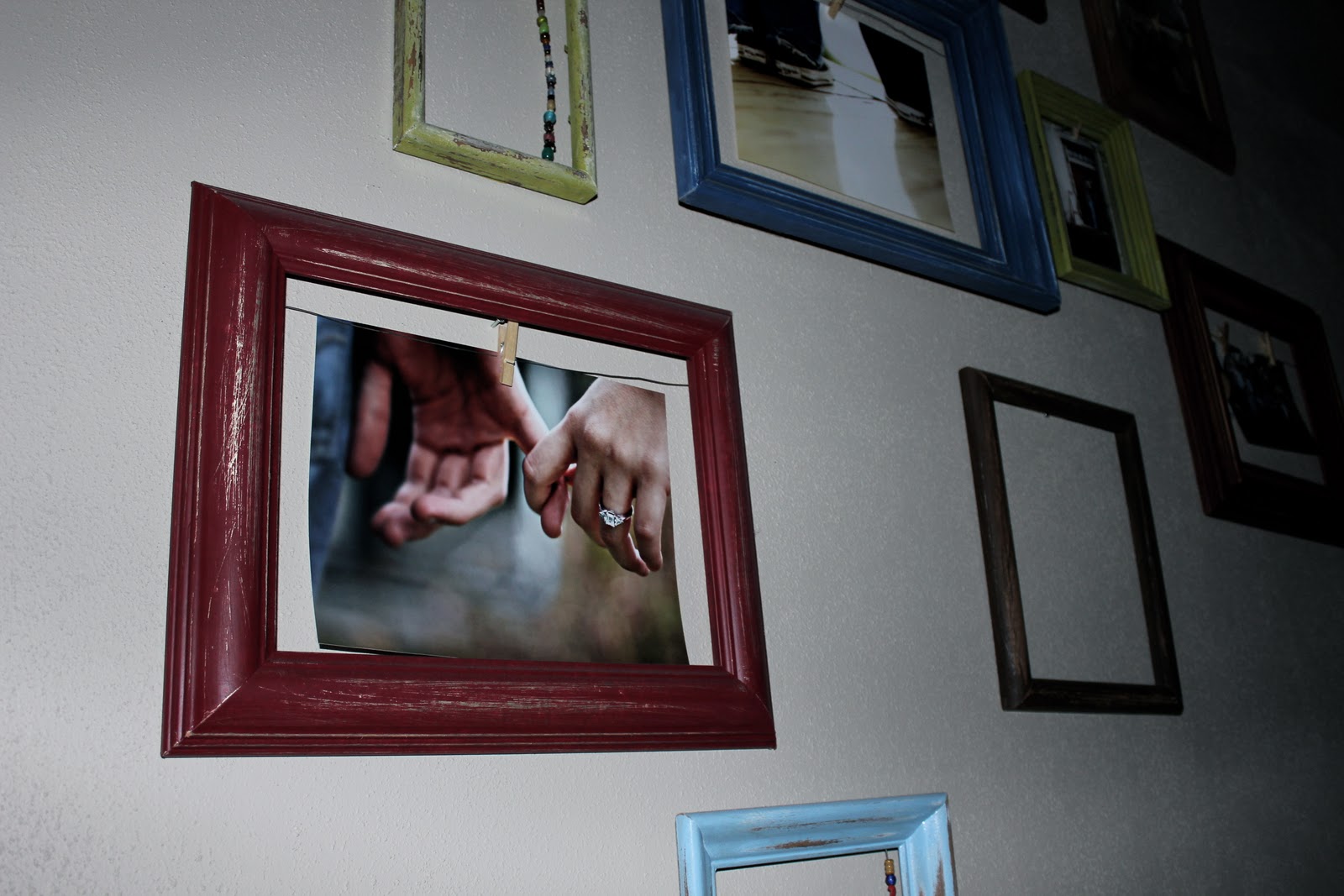 Daniel and Hannah Jones: LOVE these frames