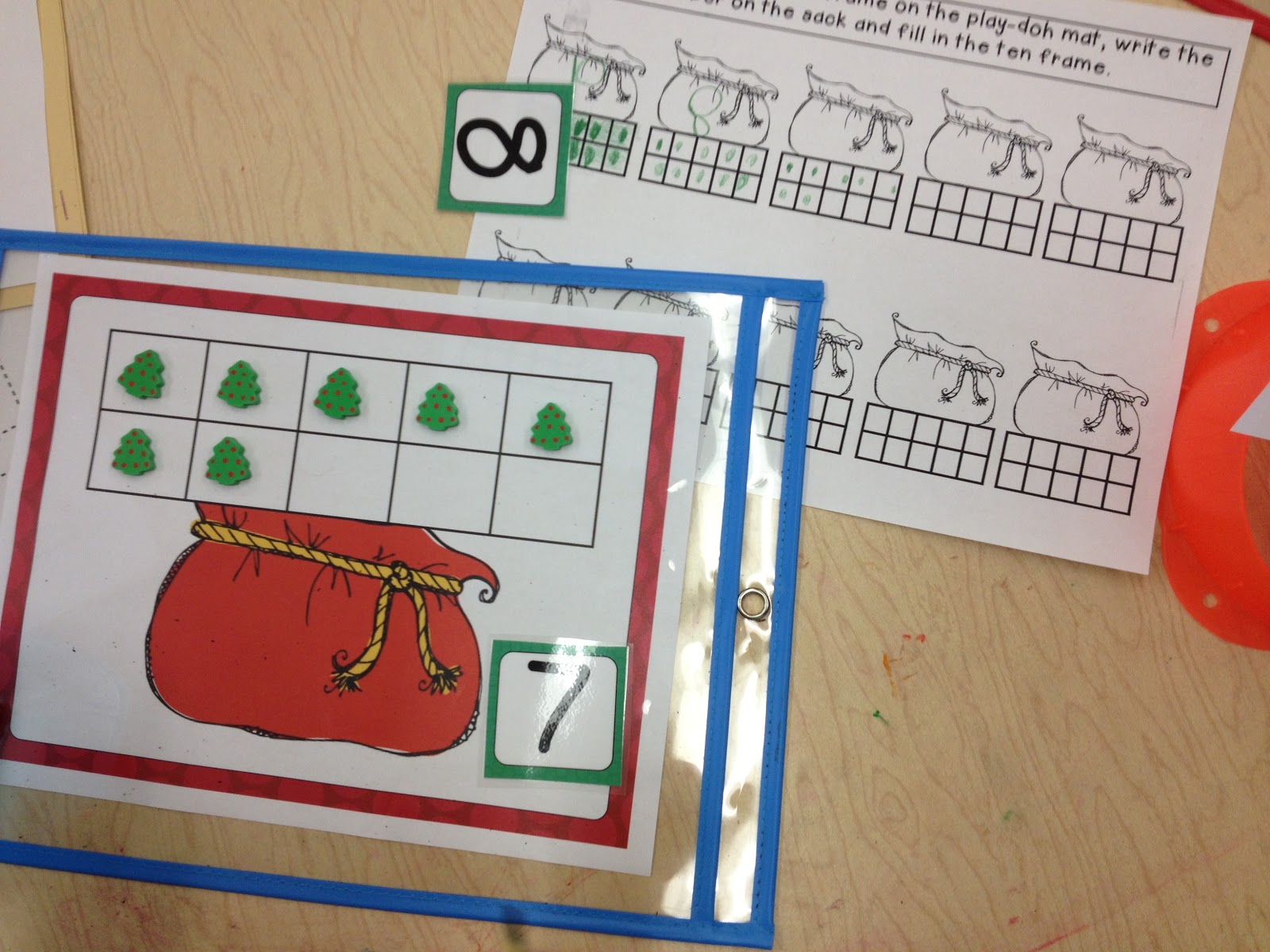 Kroger's Kindergarten: I'M ALIVE!! (and some Christmas freebies)