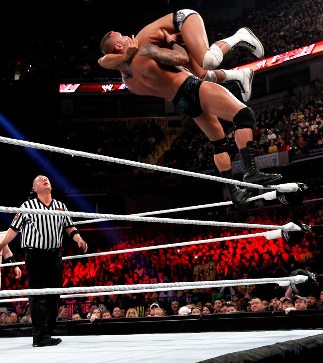 I LOVE WWE: Attacking RKO on Sandow
