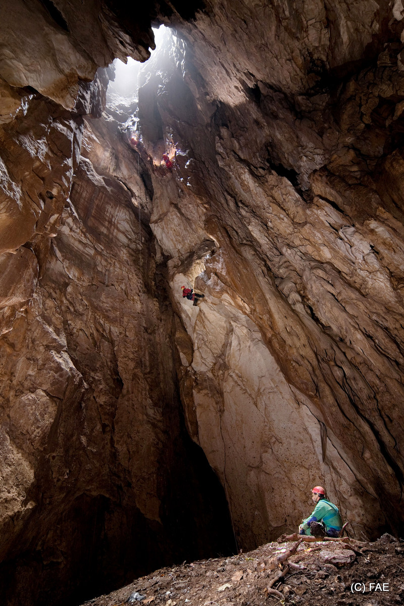 Cuevas de Andalucia: Cuevas y simas de la Subbetica