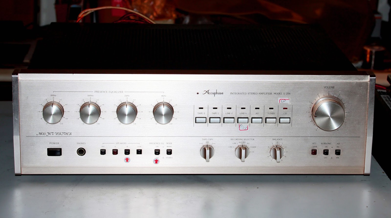 吉鵬音響工作坊: [維修] ACCUPHASE E-206 綜擴 (2)