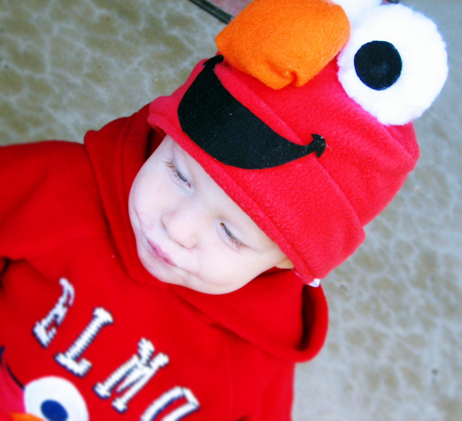 Yellow Trunk Designs: Introducing Elmo.....