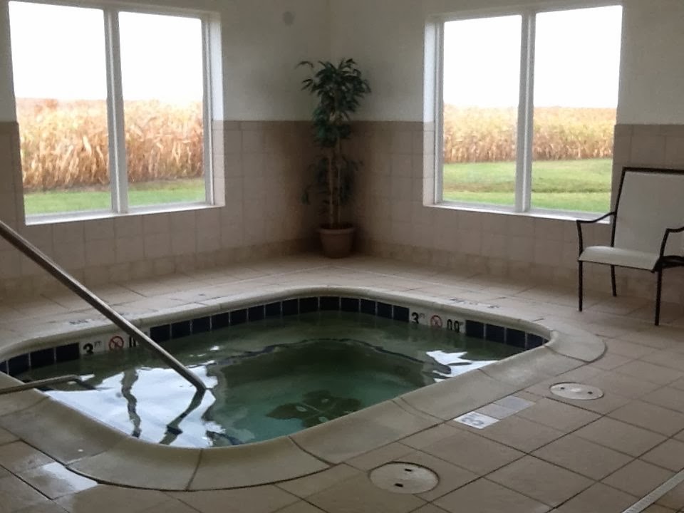 Travel Reviews & Information: Mattoon, Illinois / Holiday Inn Express ...