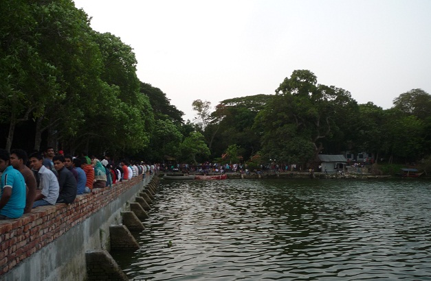 Homna - Comilla: Dhormo Sagor and Municipal Park | Comilla City