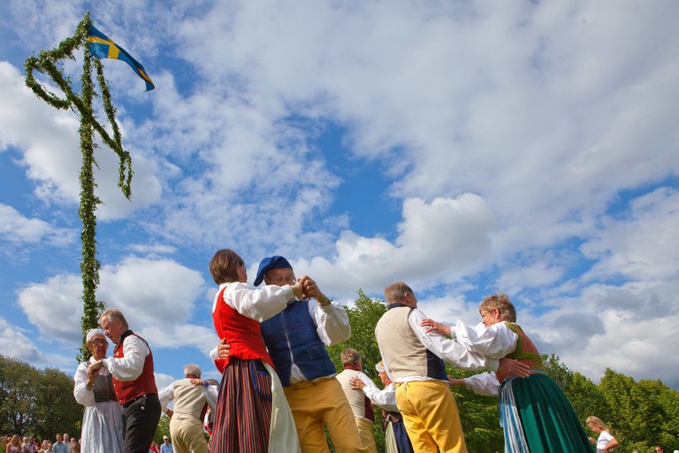 Tony's Musings: Midsummer Maypole in Jersey