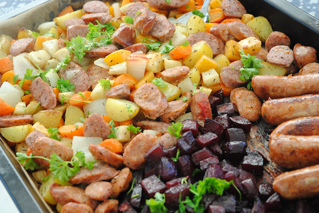 Matiallaformer: Rotsaker i ugn med starka korvar