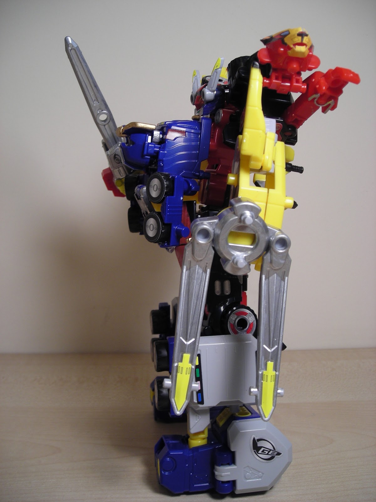 My Shiny Toy Robots: Toybox REVIEW: Tokumei Sentai Go-Busters mini-pla ...