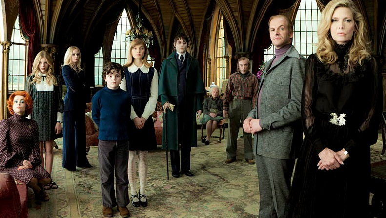 Middle Earth Collectors: Alice Cooper Casts Dark Shadows On Tim Burton ...