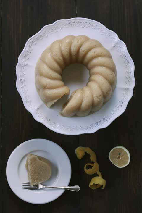 Halvás - Semolina pudding flavored with lemon zest / cookmegreek