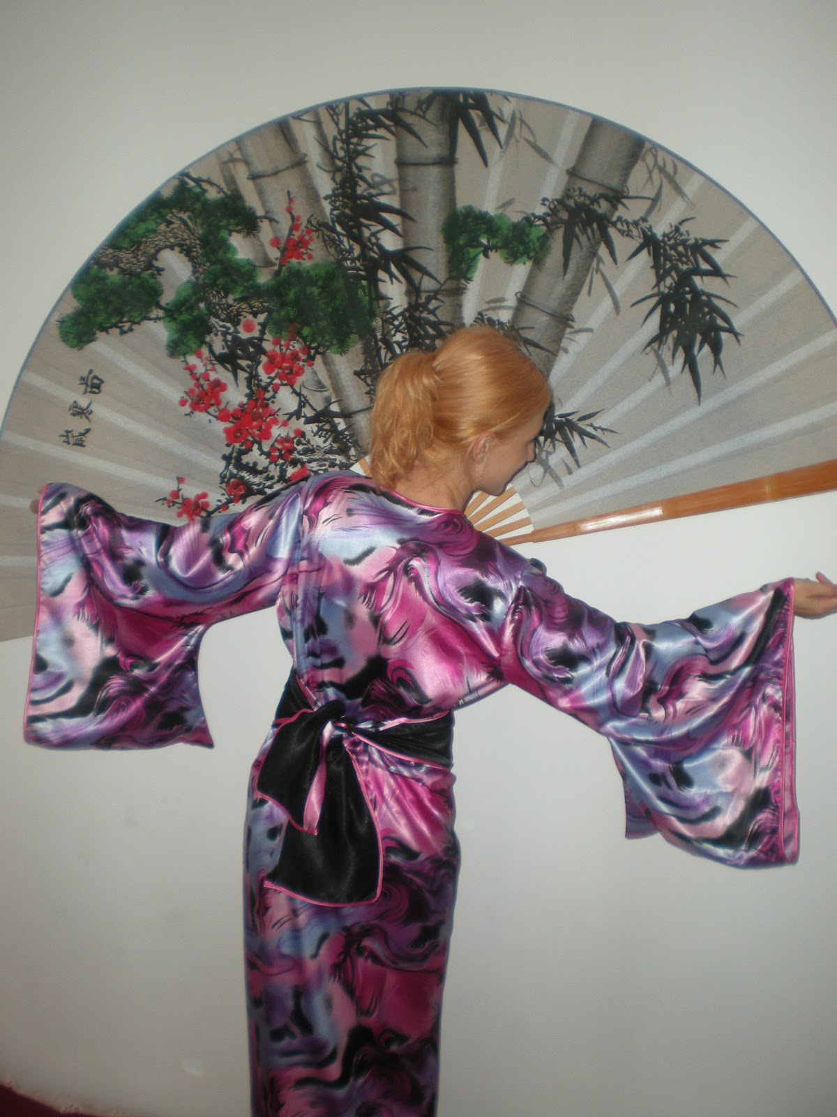 costume evenimente: costum gheisa-chimono